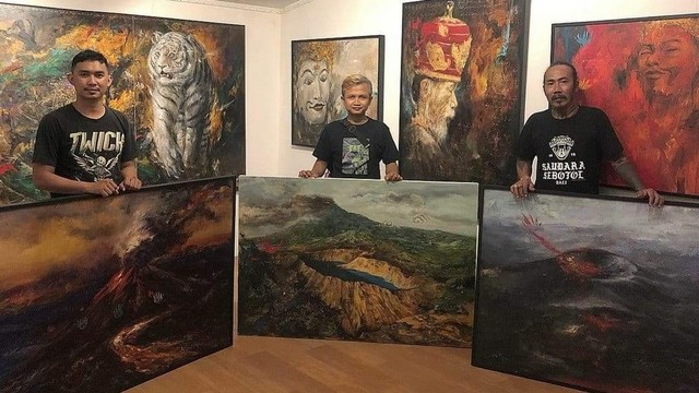 Bantu Korban Erupsi Gunung Semeru, Pelukis Bali Gelar Lelang Lukisan ...