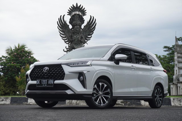 Toyota Bakal Tambah Investasi Lokalisasi Baterai Veloz Hybrid | kumparan.com