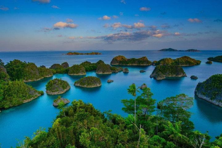 Menilik Asal-usul Raja Ampat: Legenda Tujuh Telur dan Empat Raja ...