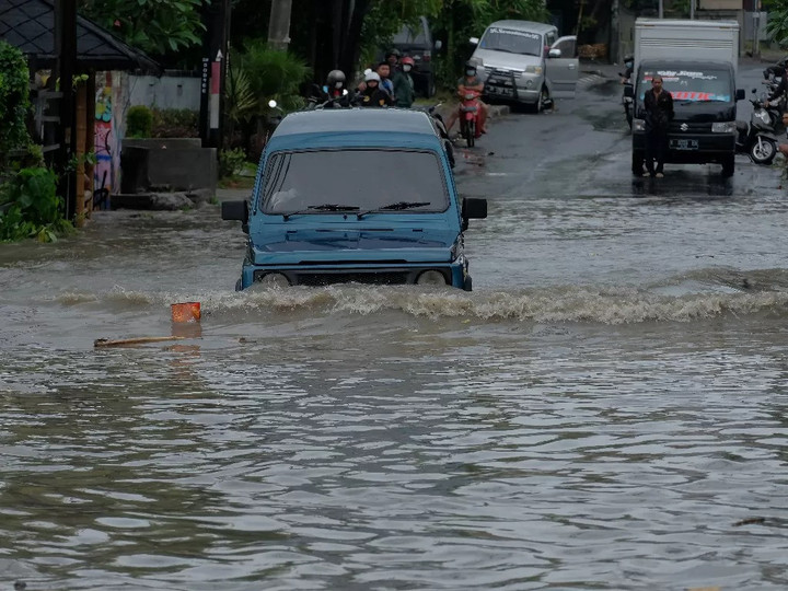 Banjir Landa Bali: Ketinggian Air 2-3 Meter, Terparah di Denpasar | kumparan.com