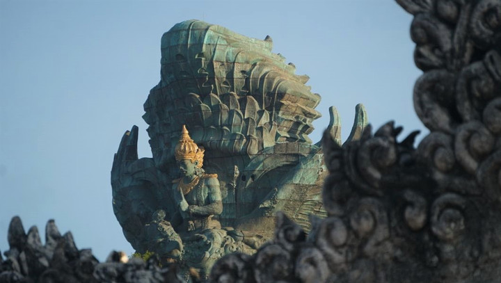 Mengulik Sejarah Garuda Wisnu Kencana: Ikon Budaya Bali yang Megah | kumparan.com