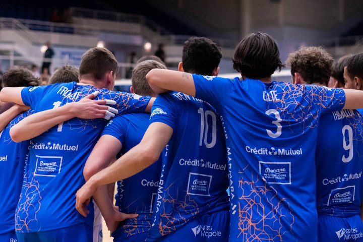 Daftar Pemain Surabaya Samator di PLN Mobile Proliga 2025 | kumparan.com