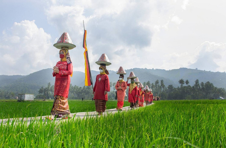 Asimilasi dan Akulturasi Budaya Punjungan di Sumatera Barat | kumparan.com