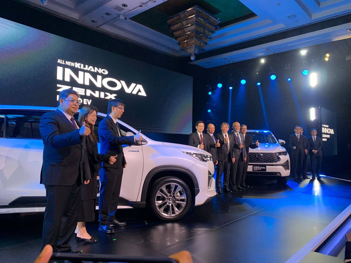 Harga Lengkap All New Toyota Kijang Innova Zenix | kumparan.com