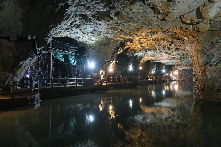 Sungai Bawah Tanah Karst: Karakteristik, Proses Terbentuk, dan ...