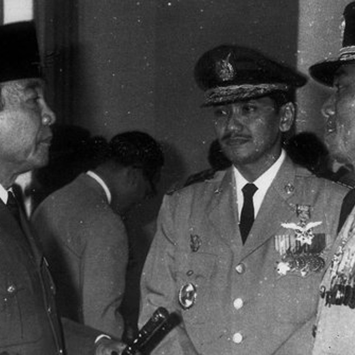 Omar Dhani: Panglima AU yang Soekarnois dan Dituduh Pengkhianat ...