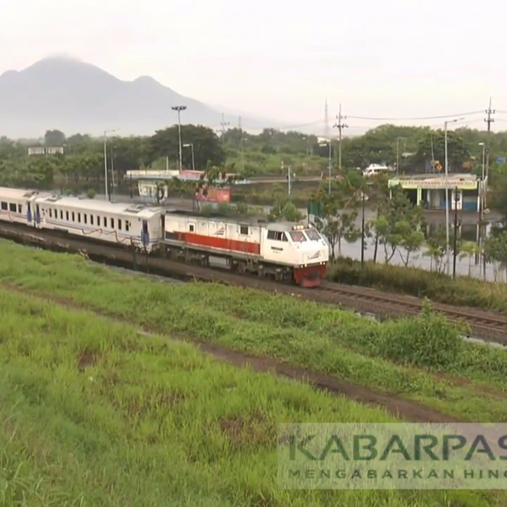 Banjir Mulai Surut, Jalur Kereta Api dan Jalan Raya Porong Bisa Dilalui ...