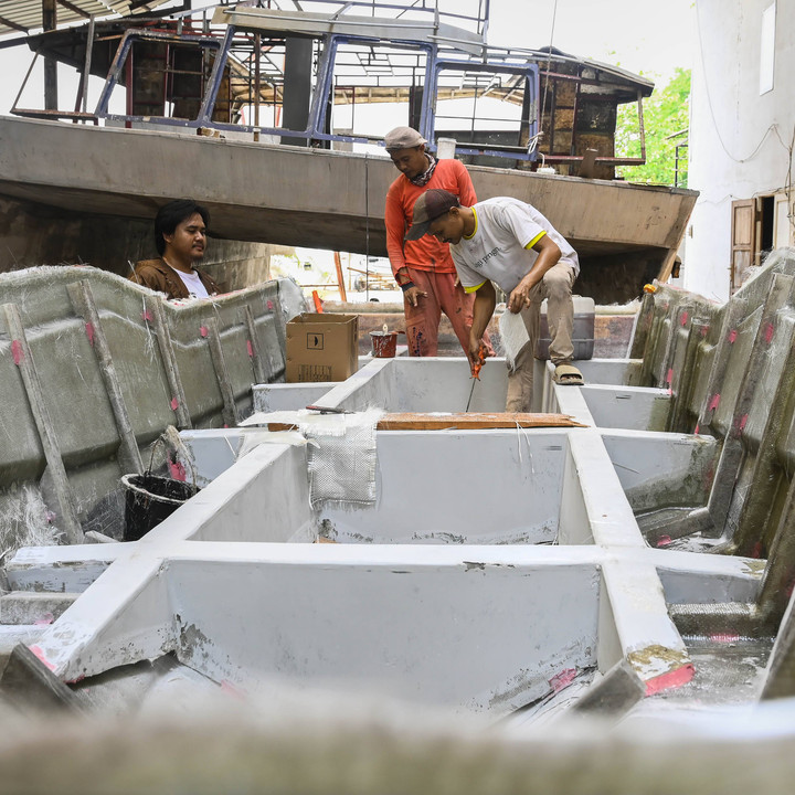 Foto: Menilik Galangan Kapal yang Berdiri Sejak 1997 di Kabupaten ...