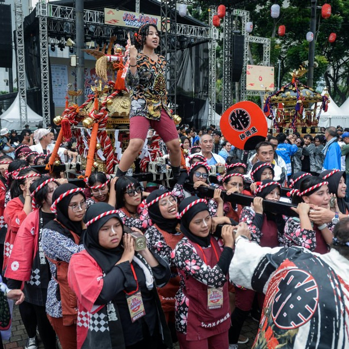 Foto: Keseruan Parade Mikoshi saat Festival Jak-Japan Matsuri 2025 di GBK | kumparan.com