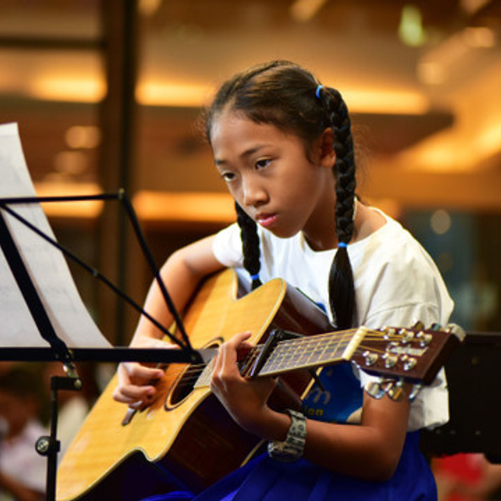 Lirik dan Terjemahan Lagu Dark Star - the sleepover disaster | kumparan.com