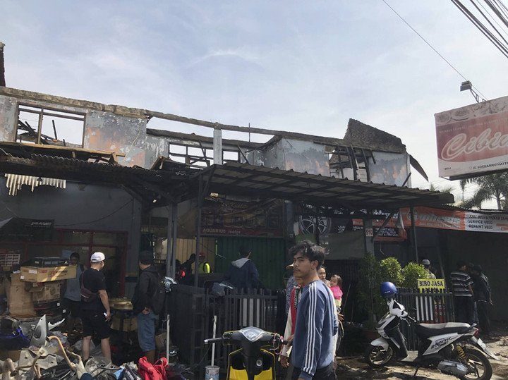 Cerita Pemilik Bengkel yang Terdampak Kebakaran di Samping Resto Cibiuk ...