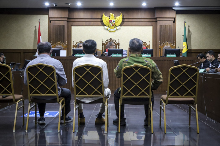 Trio Hakim Penerima Suap Vonis Lepas Korupsi CPO Divonis 11 Tahun ...