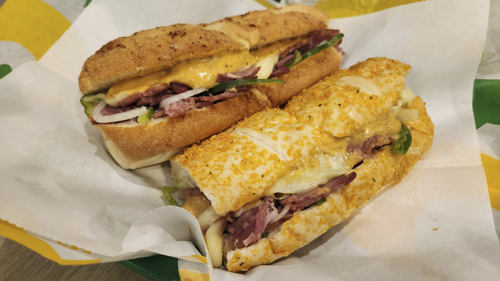 Mencicipi Menu Baru Sandwich Subway Full Daging Gurih nan Kenyal ...