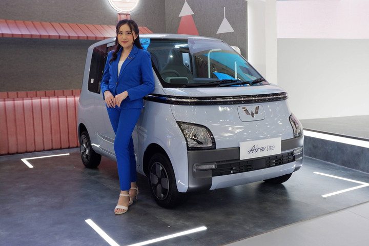 Spesifikasi dan Fitur Lengkap Wuling Air ev Lite Long Range 300 ...