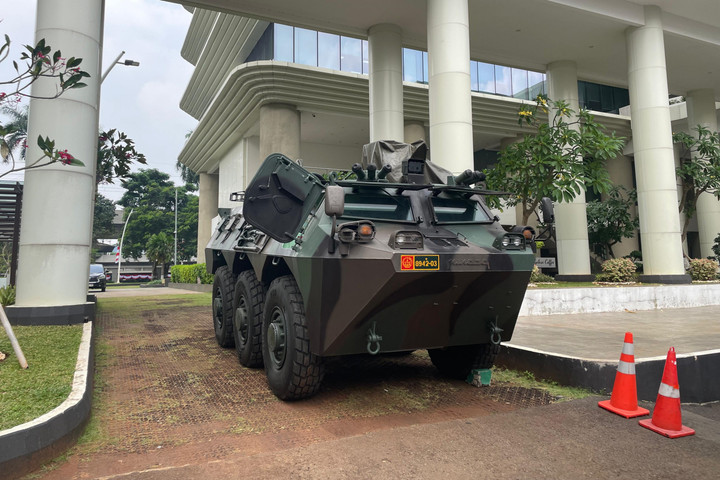 Panser Anoa TNI Bersiaga di Kejagung, Ada Apa? | kumparan.com
