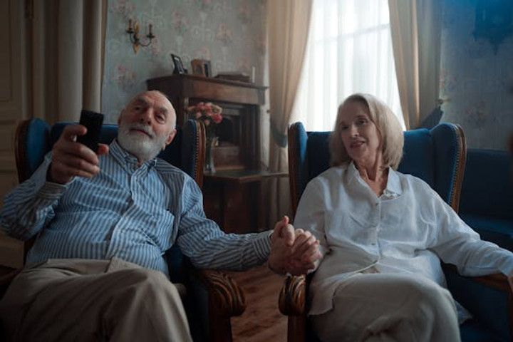 6 Rekomendasi Film Filipina Romantis Terbaru 2025 yang Menghangatkan Hati | kumparan.com