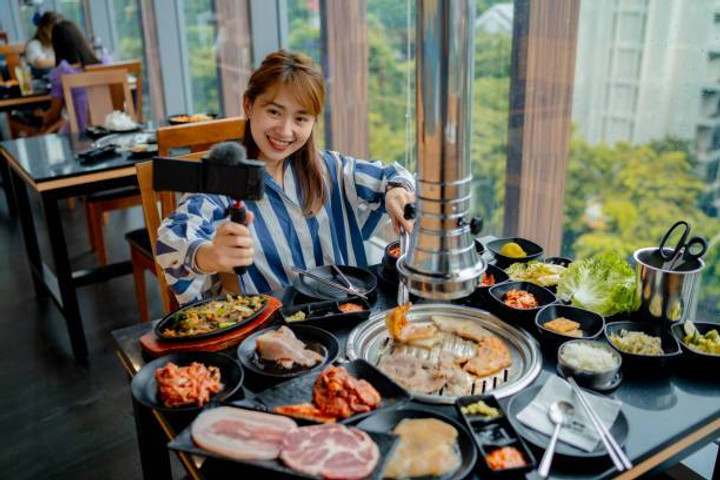6 Daftar Food Vlogger yang Populer di Indonesia | kumparan.com