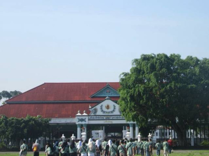 Mengenal Tradisi Mubeng Beteng, Upacara Khas Keraton Yogyakarta ...