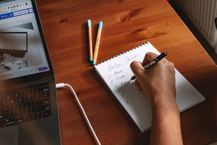 5 Contoh Kata Tugas beserta Jenis dan Pengertian | kumparan.com