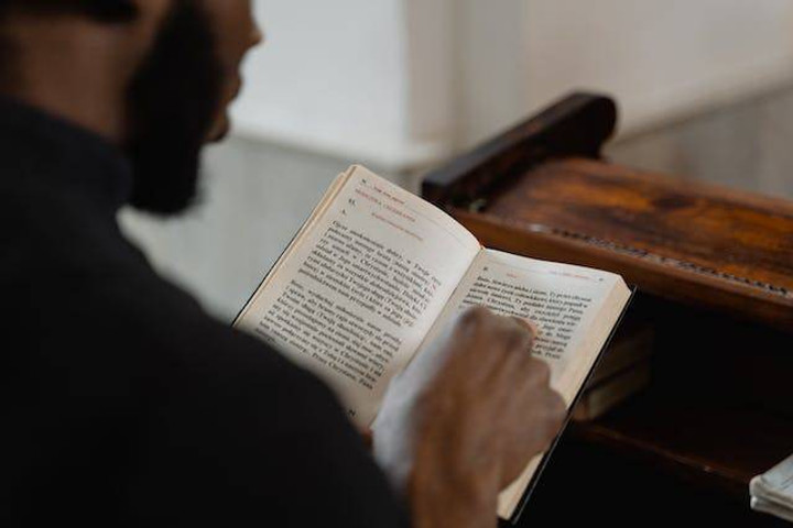Pengertian dan Sejarah Kitab Weda sebagai Pedoman bagi Umat Hindu ...