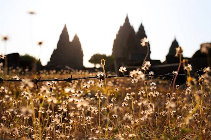 Abhayagiri Restaurant: Mewah dengan View Candi Prambanan dan Gunung ...
