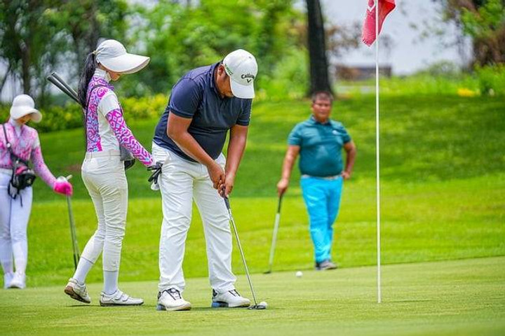 Profesi Caddy Golf: Syarat, Tugas dan Penghasilannya | kumparan.com