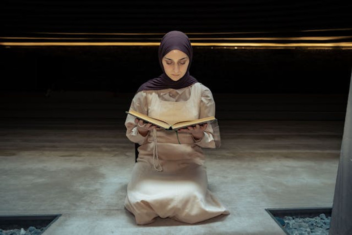 Bacaan Taawudz: Arab, Latin, dan Artinya | kumparan.com