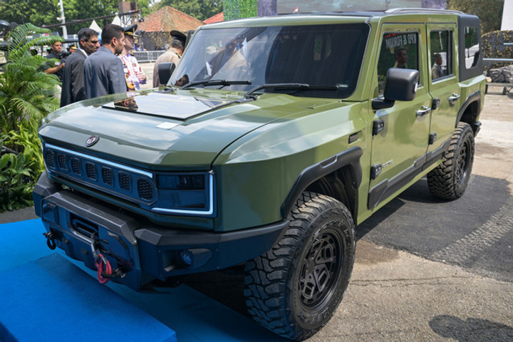 Harga Mobil Maung Terbaru 2025, Spesifikasi, dan Keunggulannya ...