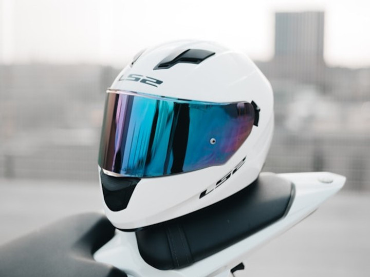 15 Rekomendasi Helm 300 Ribuan yang Bagus dan Berkualitas | kumparan.com