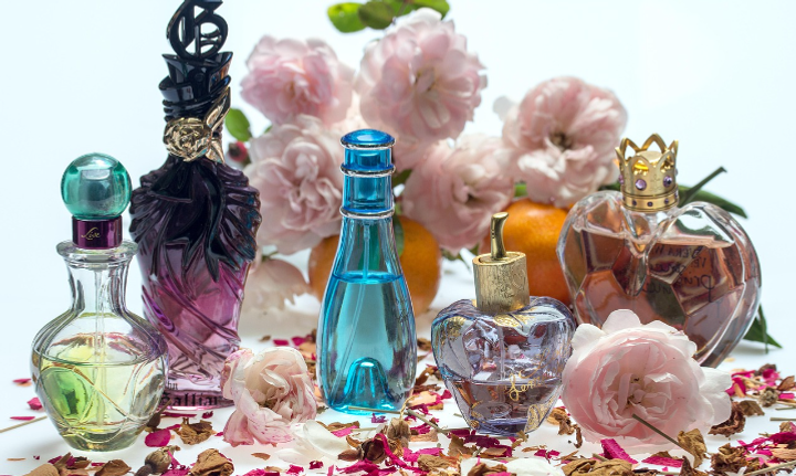 5 Rekomendasi Parfum Saff & Co untuk Wanita yang Aromanya Tahan Lama ...