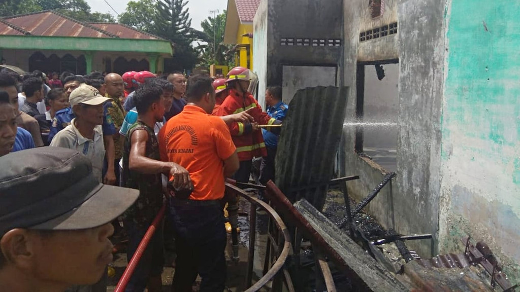 Pintu Pabrik Korek di Langkat Diduga Terkunci Saat Kebakaran Terjadi ...