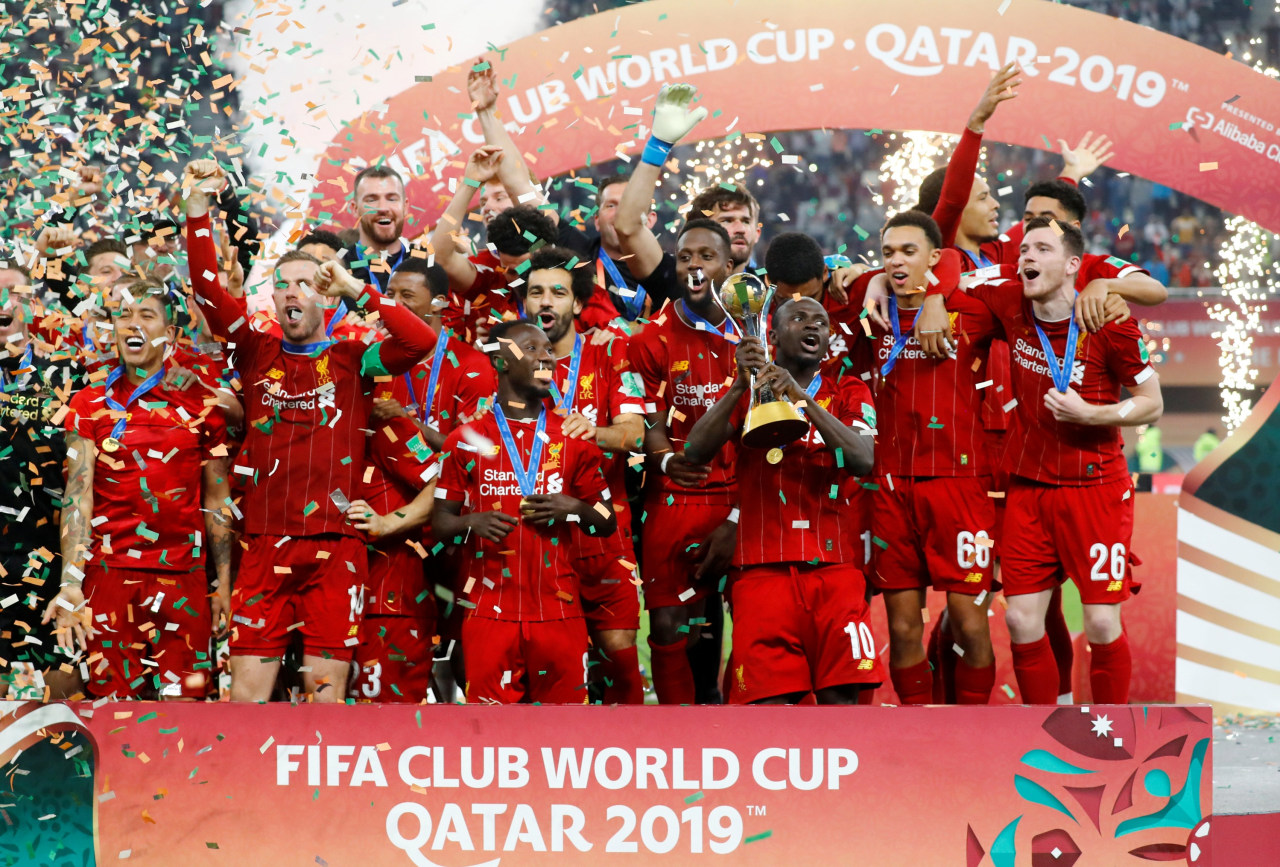 Akhirnya, Badge Juara Dunia Liverpool Boleh Nampang di Kostum ...