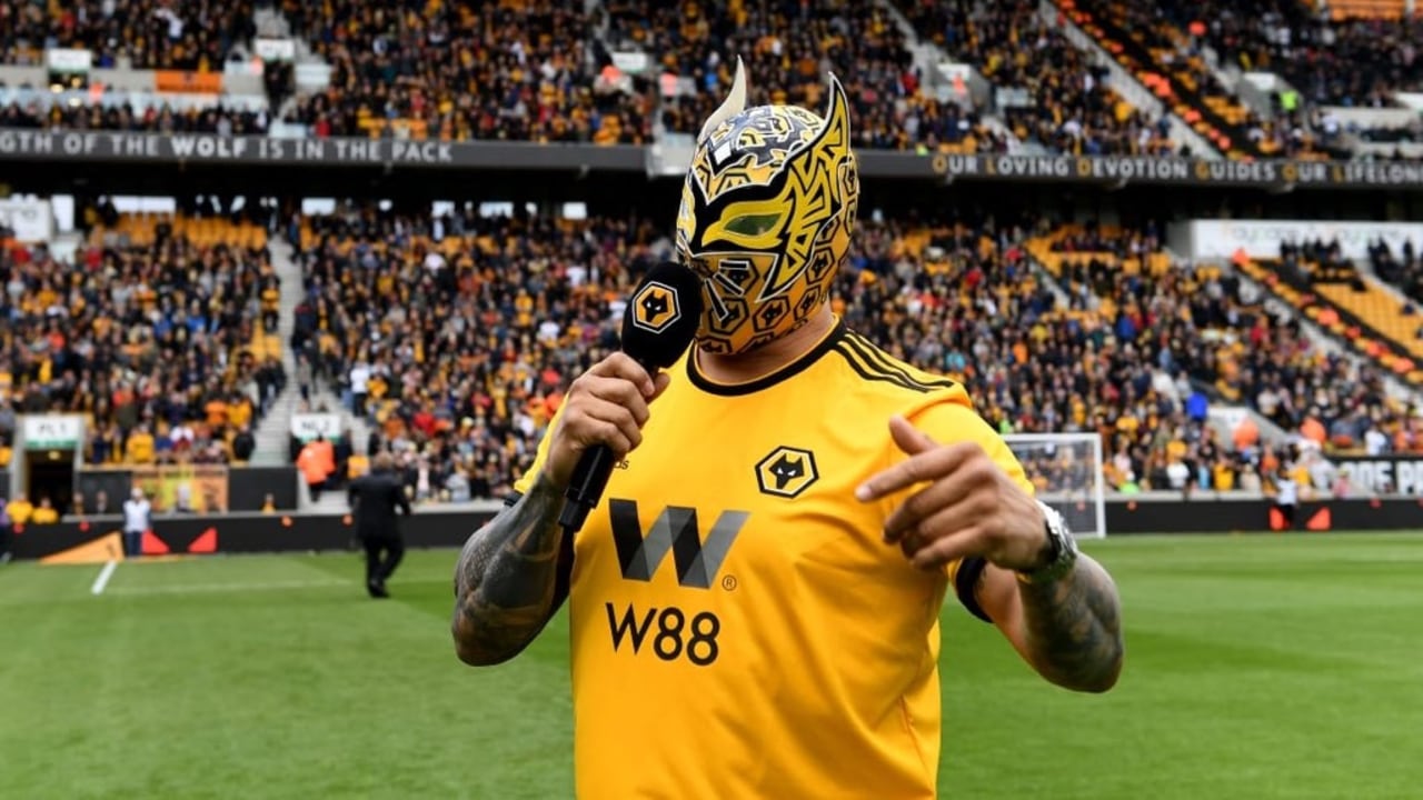 Eks Pegulat WWE, Sin Cara, Bergabung dengan Wolverhampton Wanderers ...