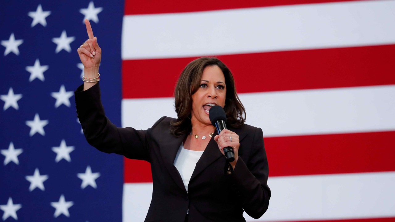 Kamala Harris, Perempuan Pertama yang Akan Jadi Wakil Presiden Amerika ...