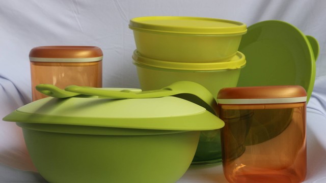 Tupperware Mau Bangkrut, Apa Kata Emak? | kumparanplus