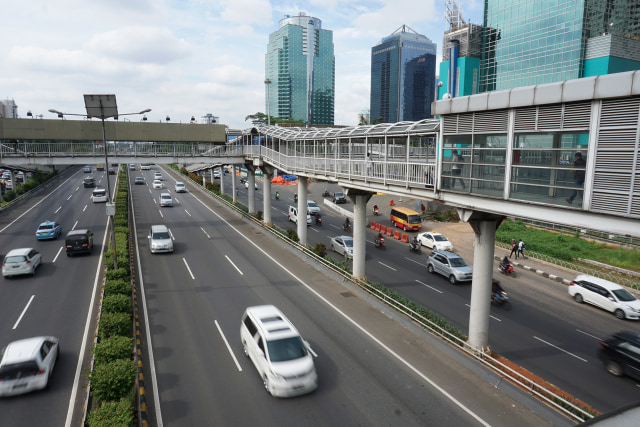 Semua Kendaraan Boleh Masuk Jalur Transjakarta Pancoran arah Semanggi ...