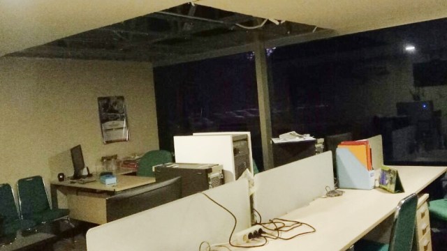 Atap Ruangan di DPR Ambruk | kumparan.com