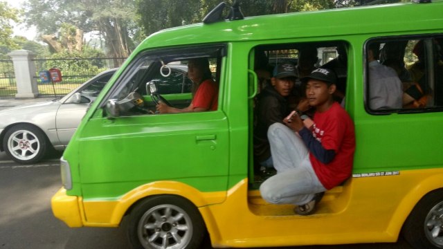 Angkot di Bogor Narik Lagi | kumparan.com