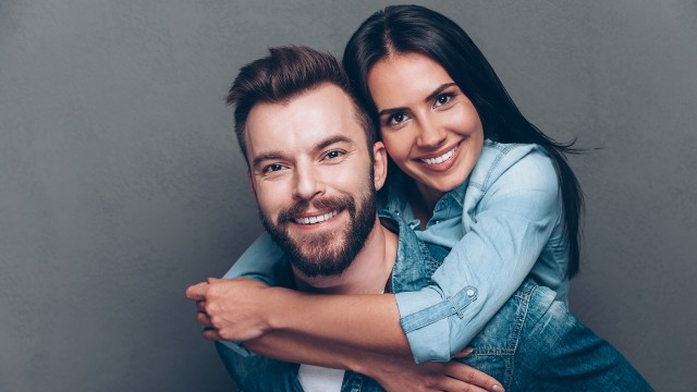 Mengapa Wanita Lebih Tertarik dengan Pria 'Nakal'? Ini 5 Alasannya | kumparan.com