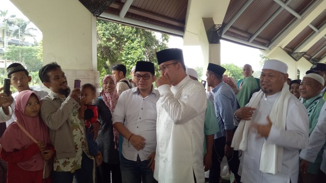 Anies dan Doa Kemenangan dari Penjual Kopi di Palu | kumparan.com