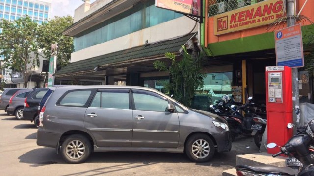 Mobil Parkir Maju atau Mundur yang Lebih Baik? | kumparan.com