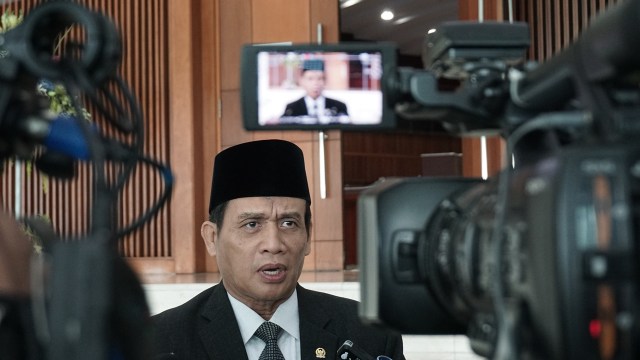 Saling Serang Romo Syafi'i-Bobby soal Pencopotan Kadis Kesehatan Kota ...