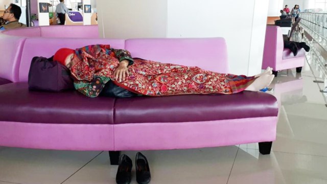 Empat Menteri Jokowi yang Tertidur di Sofa Bandara | kumparan.com