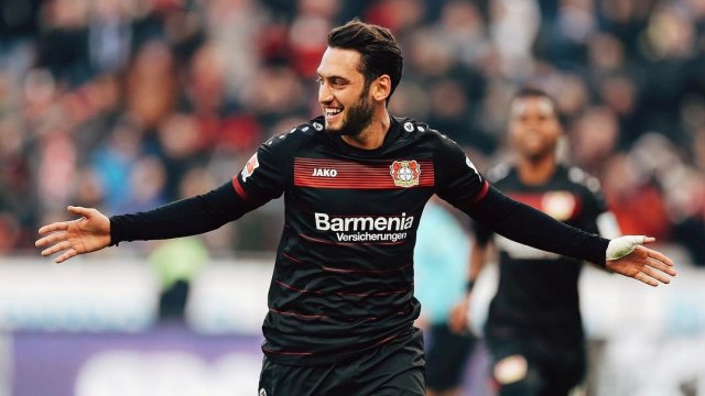Milan dan Hakan Calhanoglu Bakal Segera Bersanding | kumparan.com