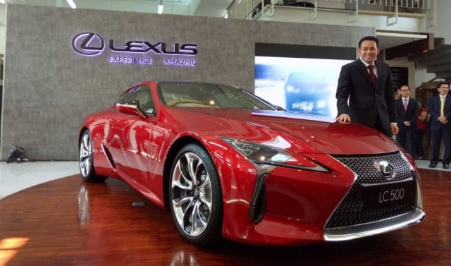 Siapkan Rp 4,2 Miliar untuk Meminang Lexus LC 500 | kumparan.com