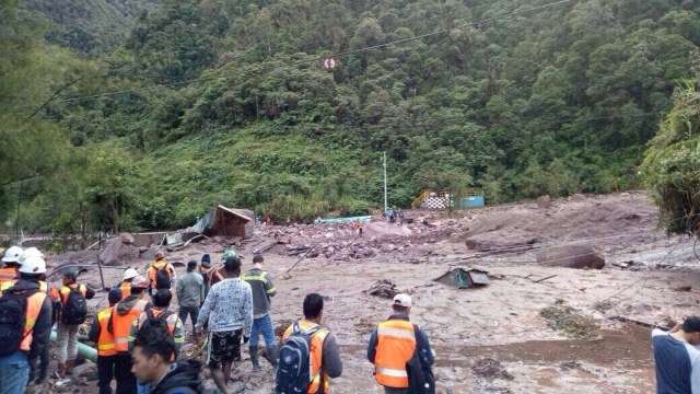 Foto: Dahsyatnya Longsor dan Banjir Bandang di Area Freeport | kumparan.com