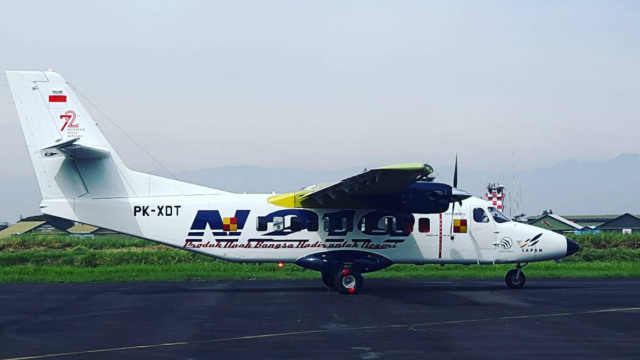 Melihat Lebih Dekat Terbang Perdana Pesawat N219 | kumparan.com
