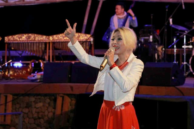 Wow, Penyanyi Jazz Meriahkan Beach Jazz Festival di Pantai Cacalan ...