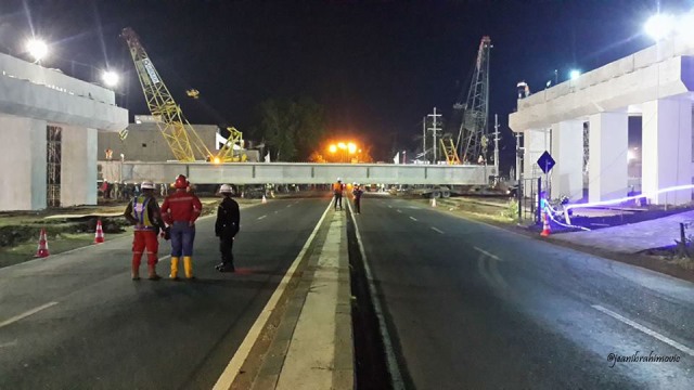 Girder Flyover Tol Dipasang, Jalur Surabaya-Malang Diberlakukan ...