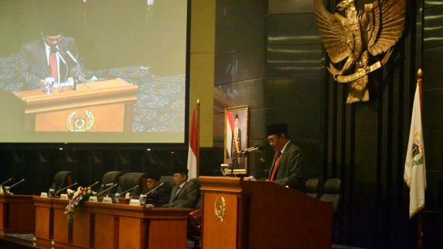 Usai Debat soal Tunjangan, Djarot dan DPRD Sahkan APBD-P DKI 2017 ...